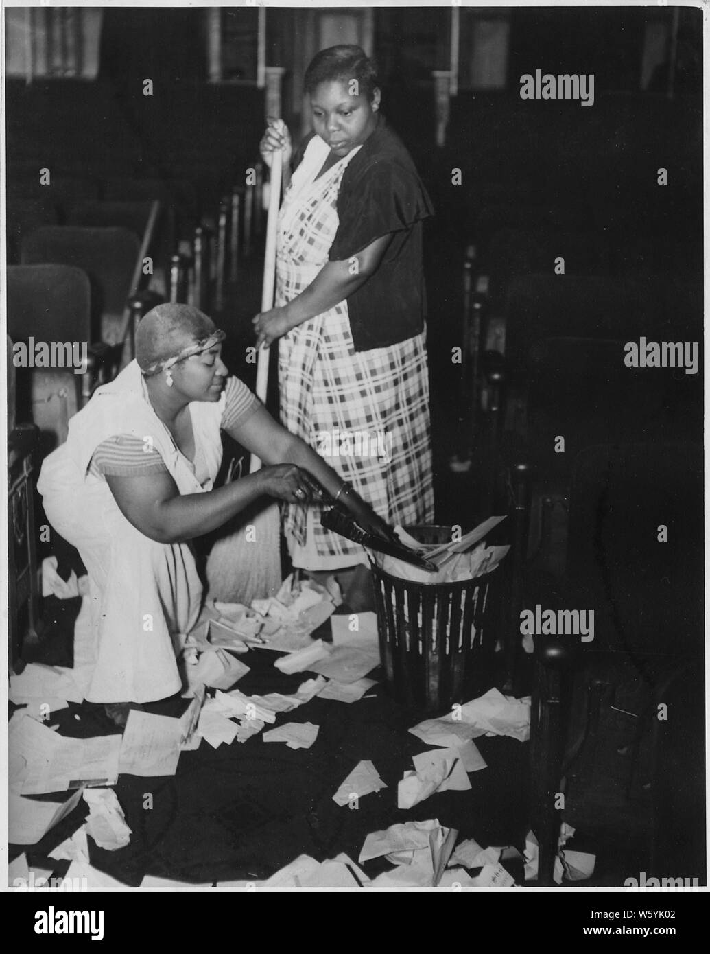 Theater workers hi-res stock photography and images - Alamy