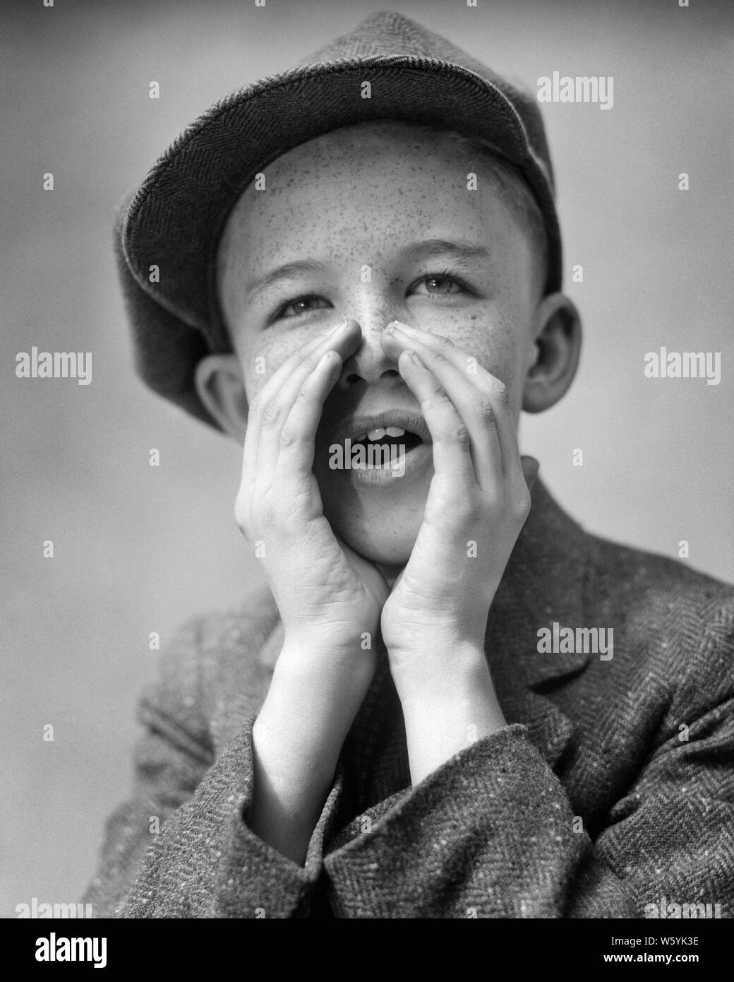 Newsboy cap hi-res stock photography and images - Alamy