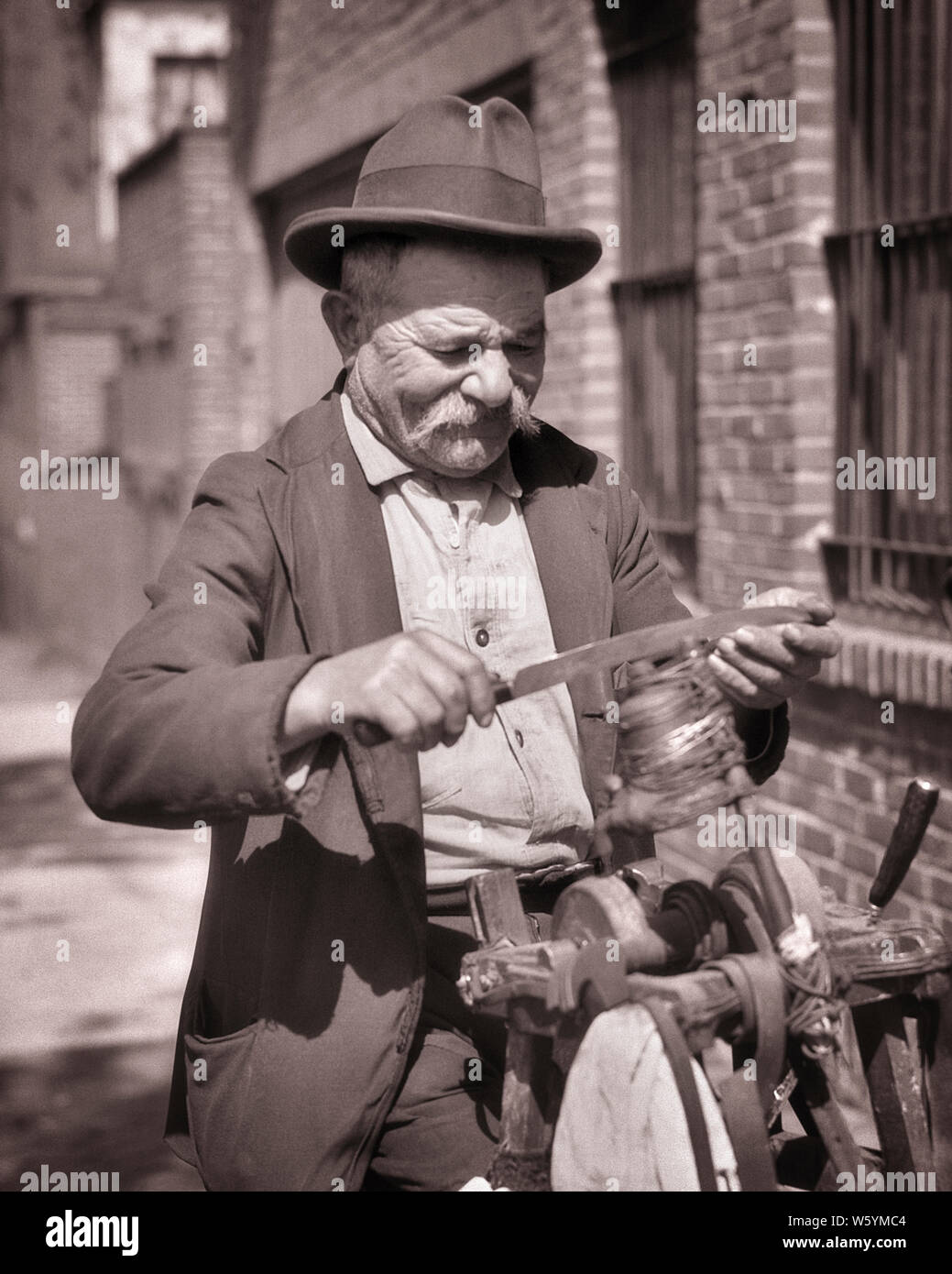 Itinerant Worker Stock Photos & Itinerant Worker Stock Images - Alamy