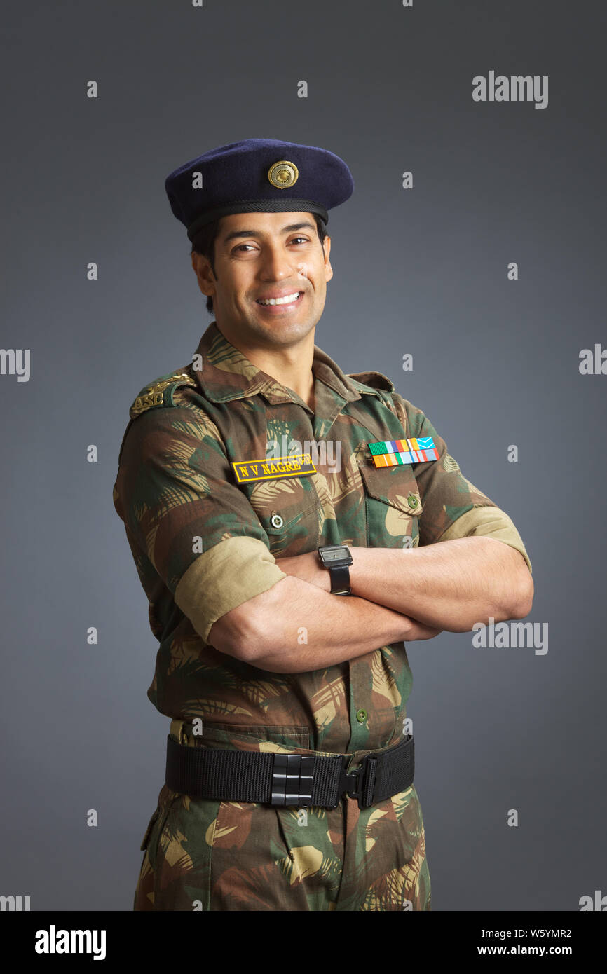 Arms crossed army hi-res stock photography and images - Alamy