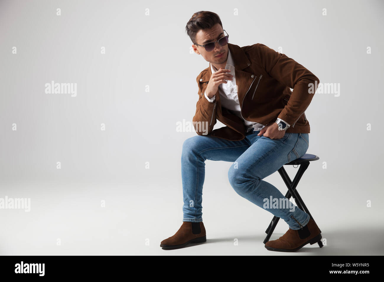 Legs over shoulder hi-res stock photography and images - Alamy