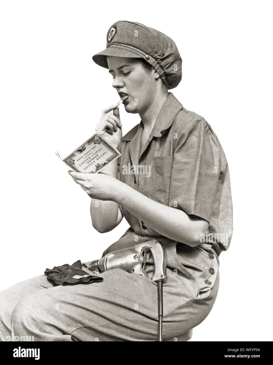 1940's female factory workers hi-res stock photography and images - Alamy