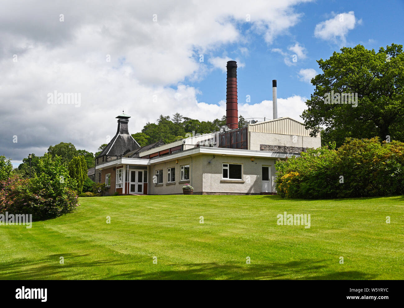 Dewars perth whisky hi-res stock photography and images - Alamy