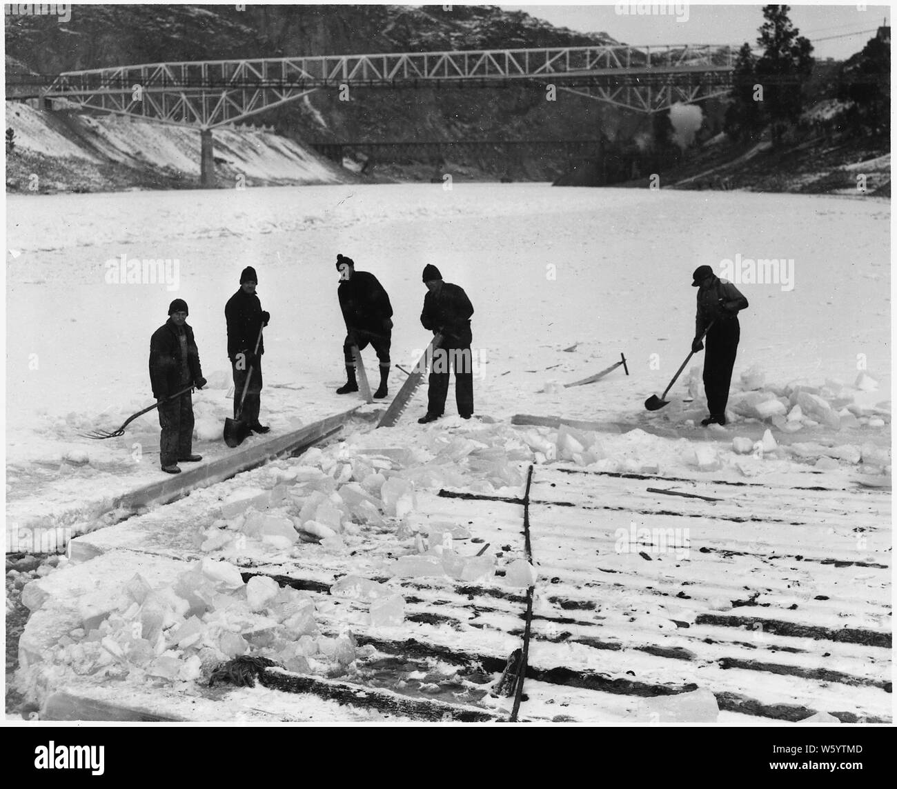 Raft ice Black and White Stock Photos & Images - Alamy