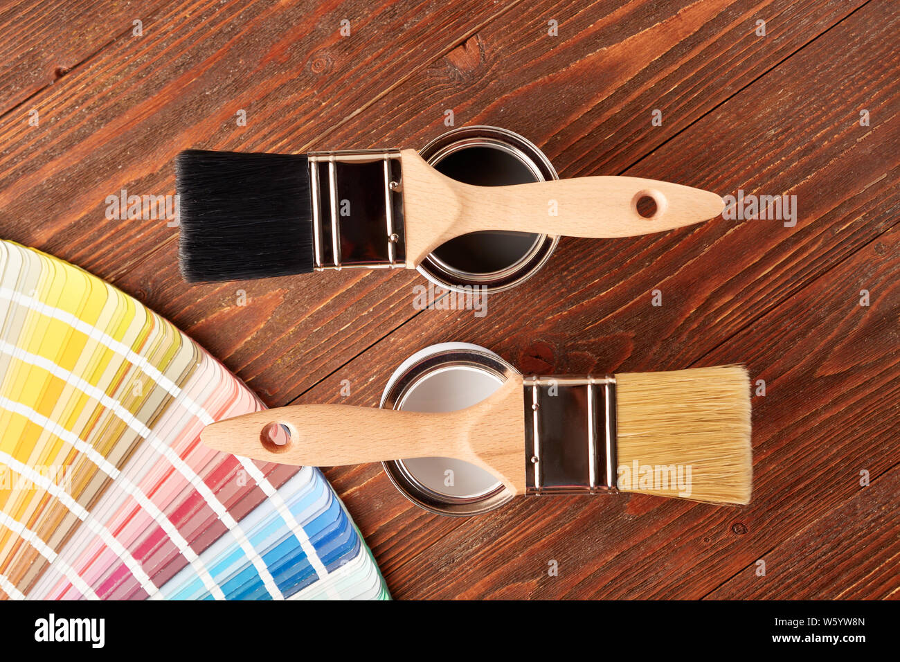 Brushes and chart hi-res stock photography and images - Alamy
