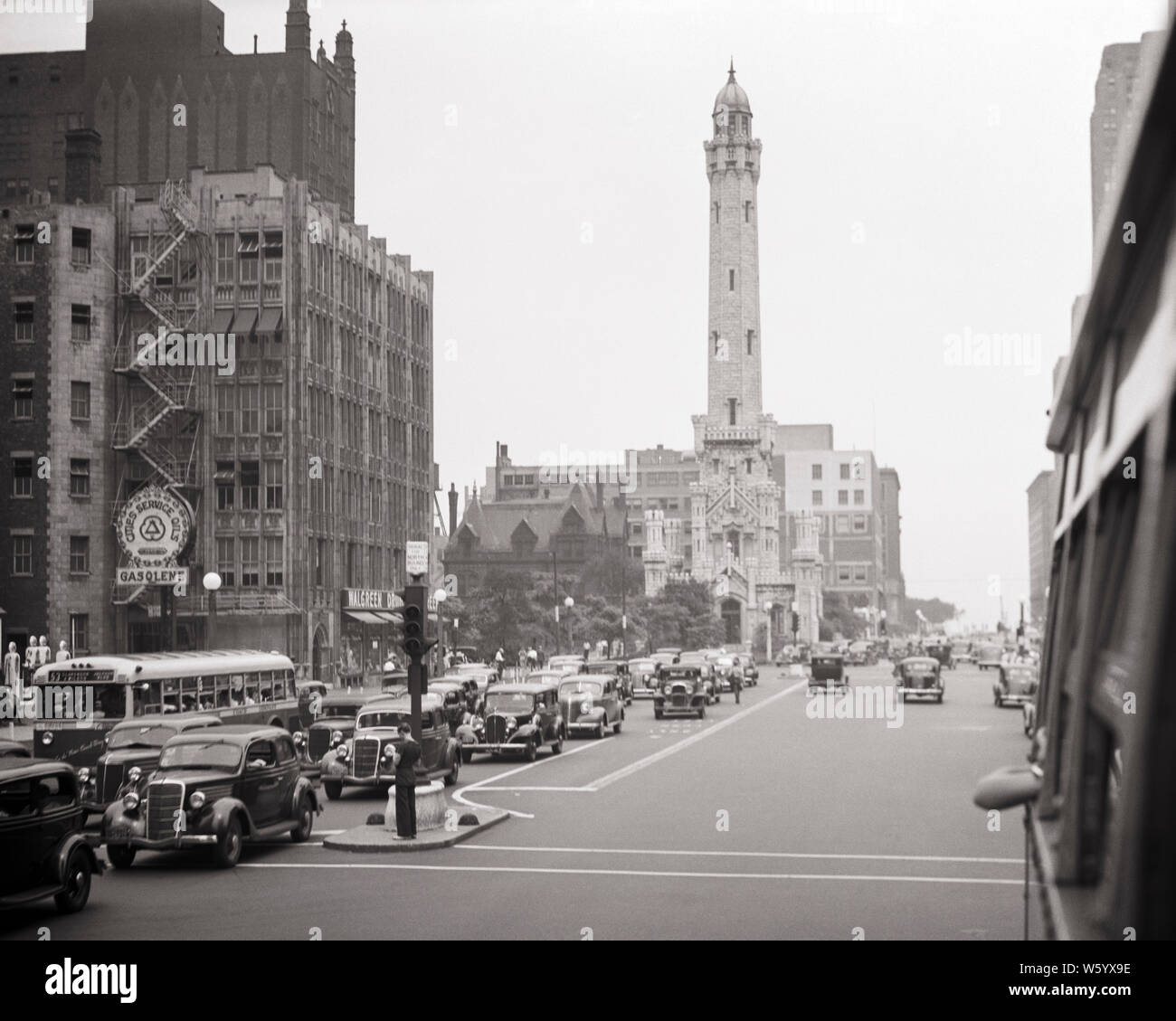 1930s chicago skyline hi-res stock photography and images - Alamy