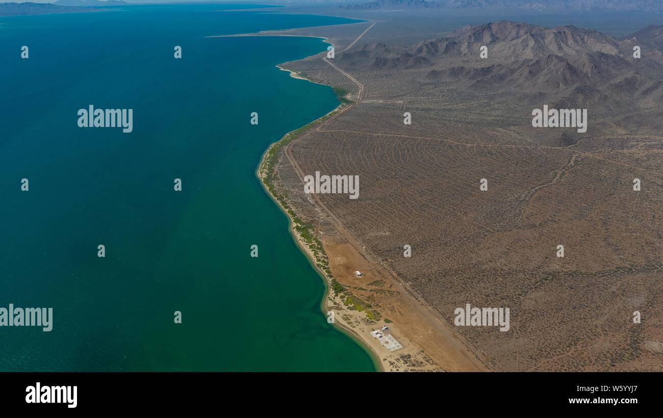 Playa en una isla hi-res stock photography and images - Alamy