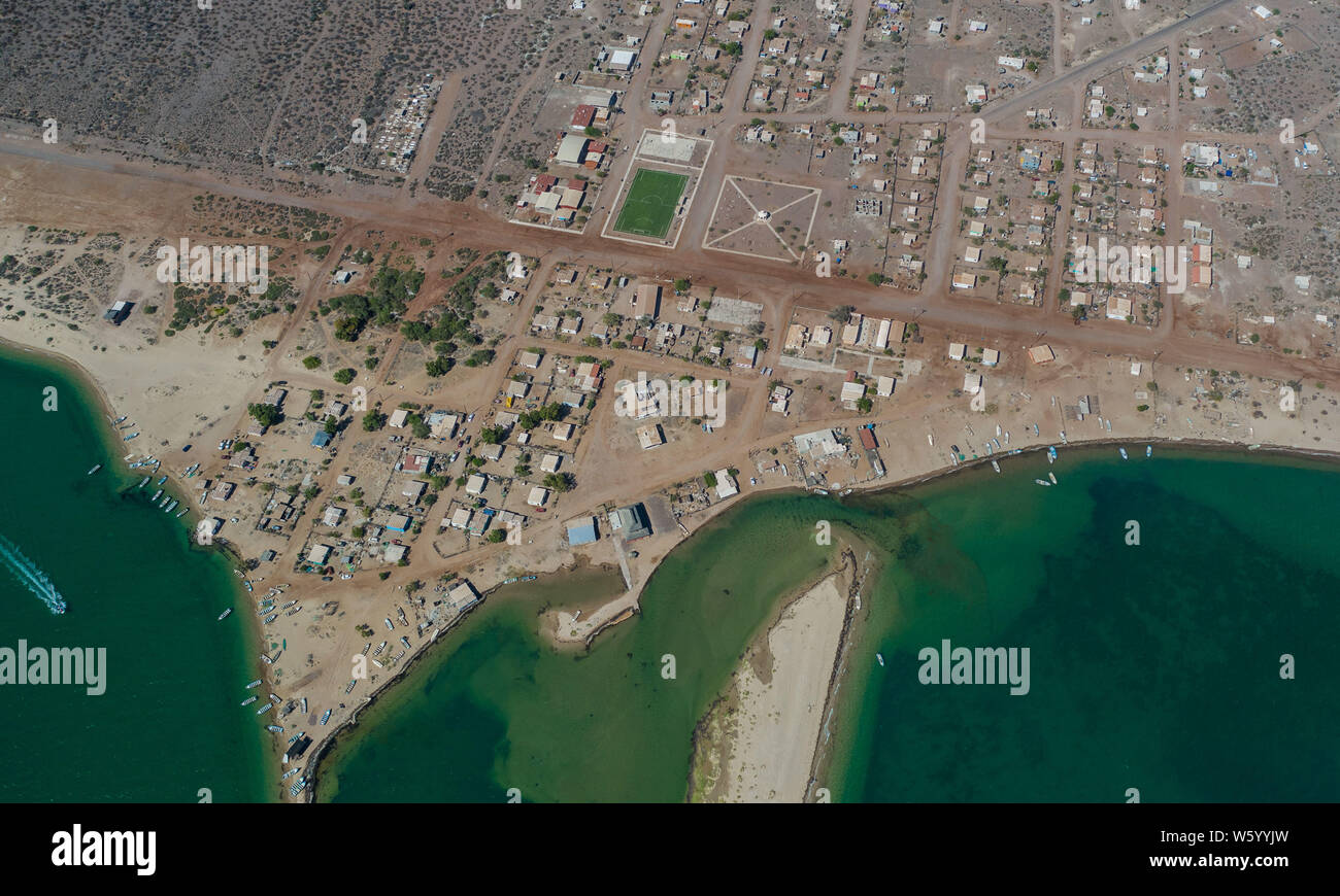 Playa en una isla hi-res stock photography and images - Alamy