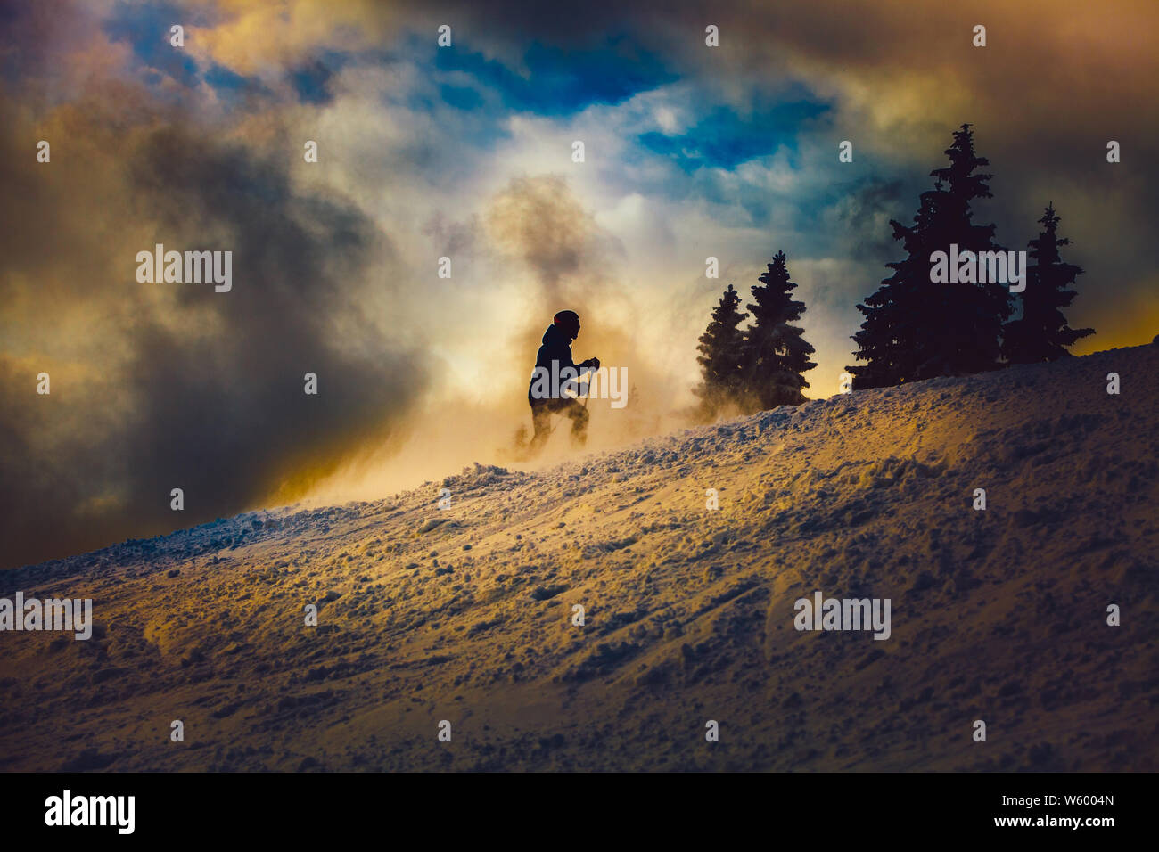 Silhouette people ski resort sunset hi-res stock photography and images ...