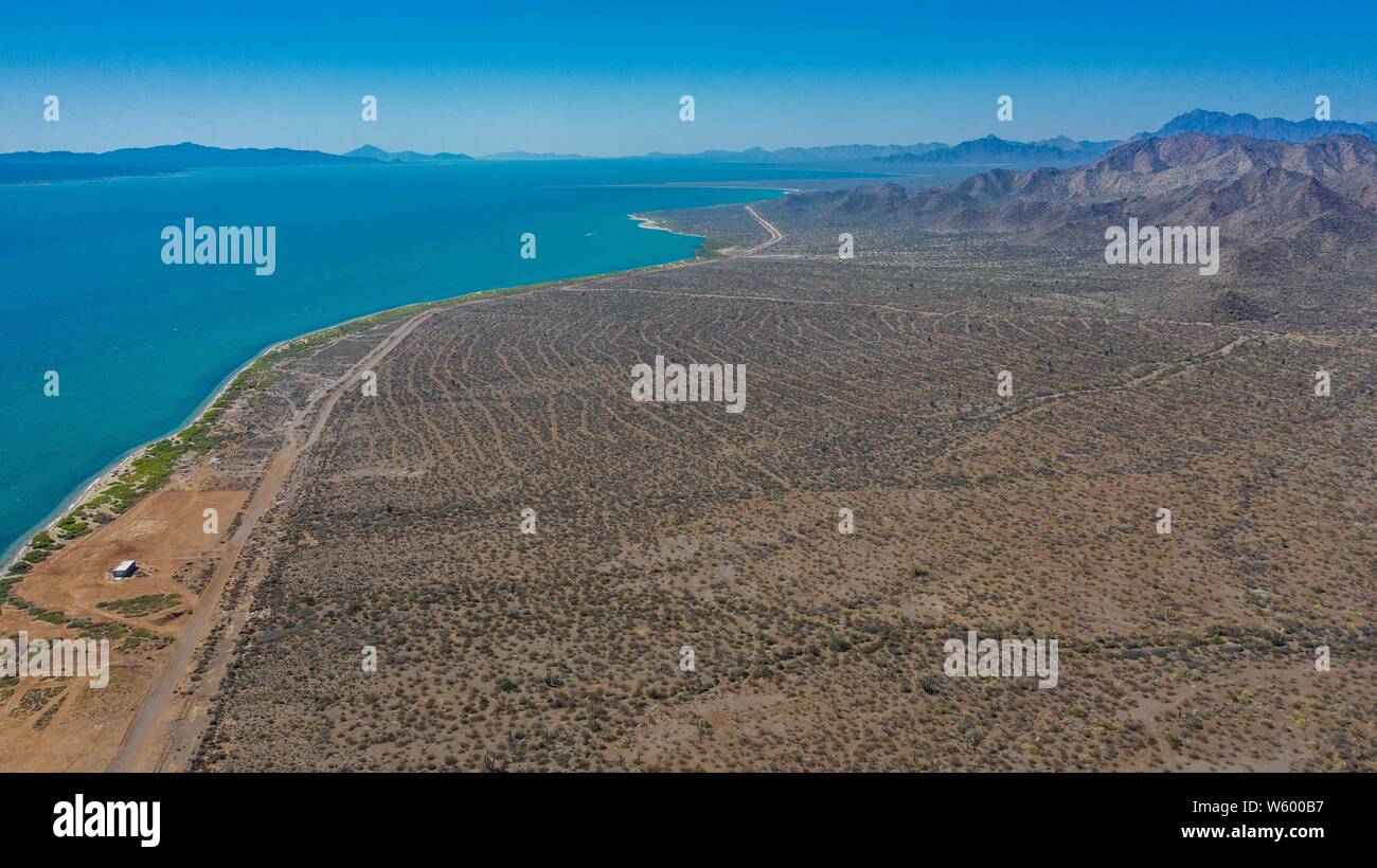 Playa en una isla hi-res stock photography and images - Alamy