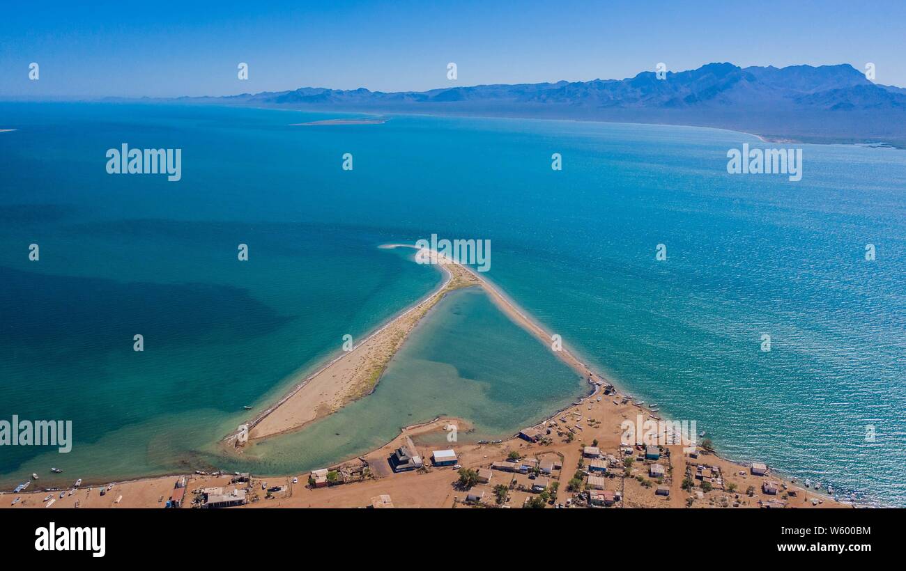 Playa en una isla hi-res stock photography and images - Alamy