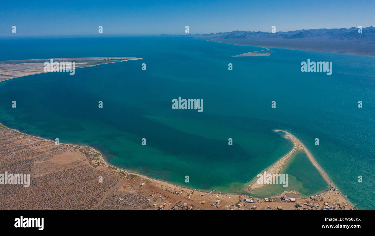 Playa en una isla hi-res stock photography and images - Alamy