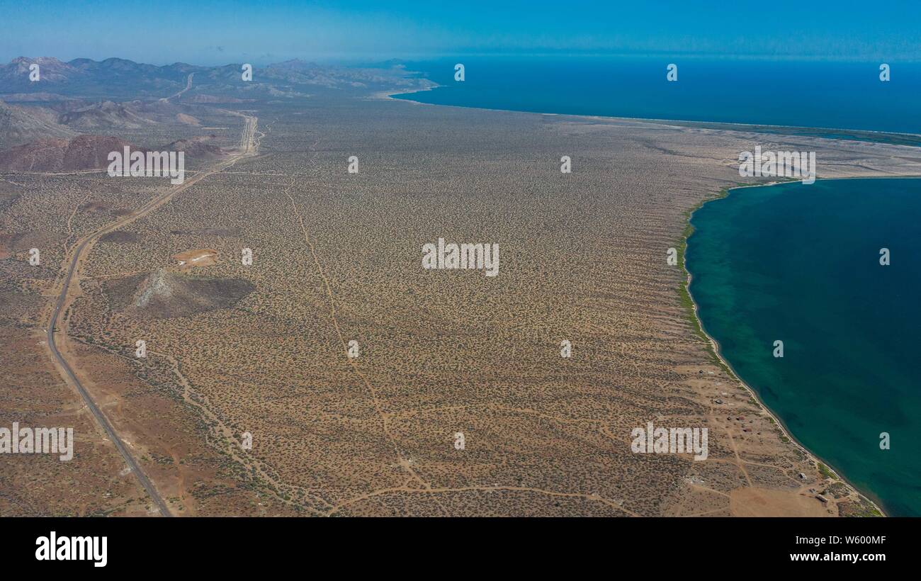 Playa en una isla hi-res stock photography and images - Alamy