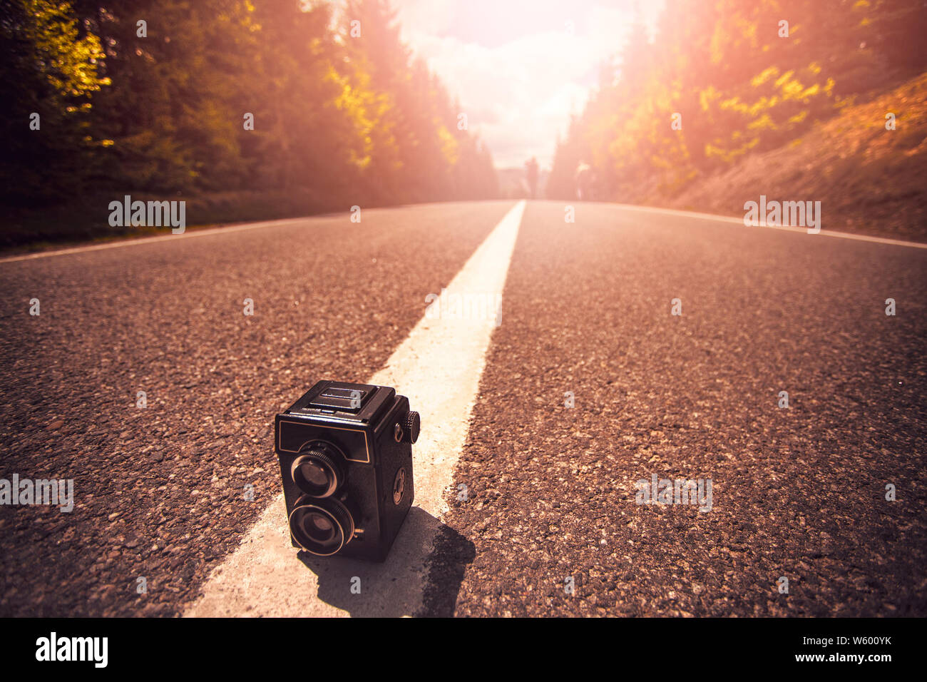 Camera straight view hi-res stock photography and images - Alamy