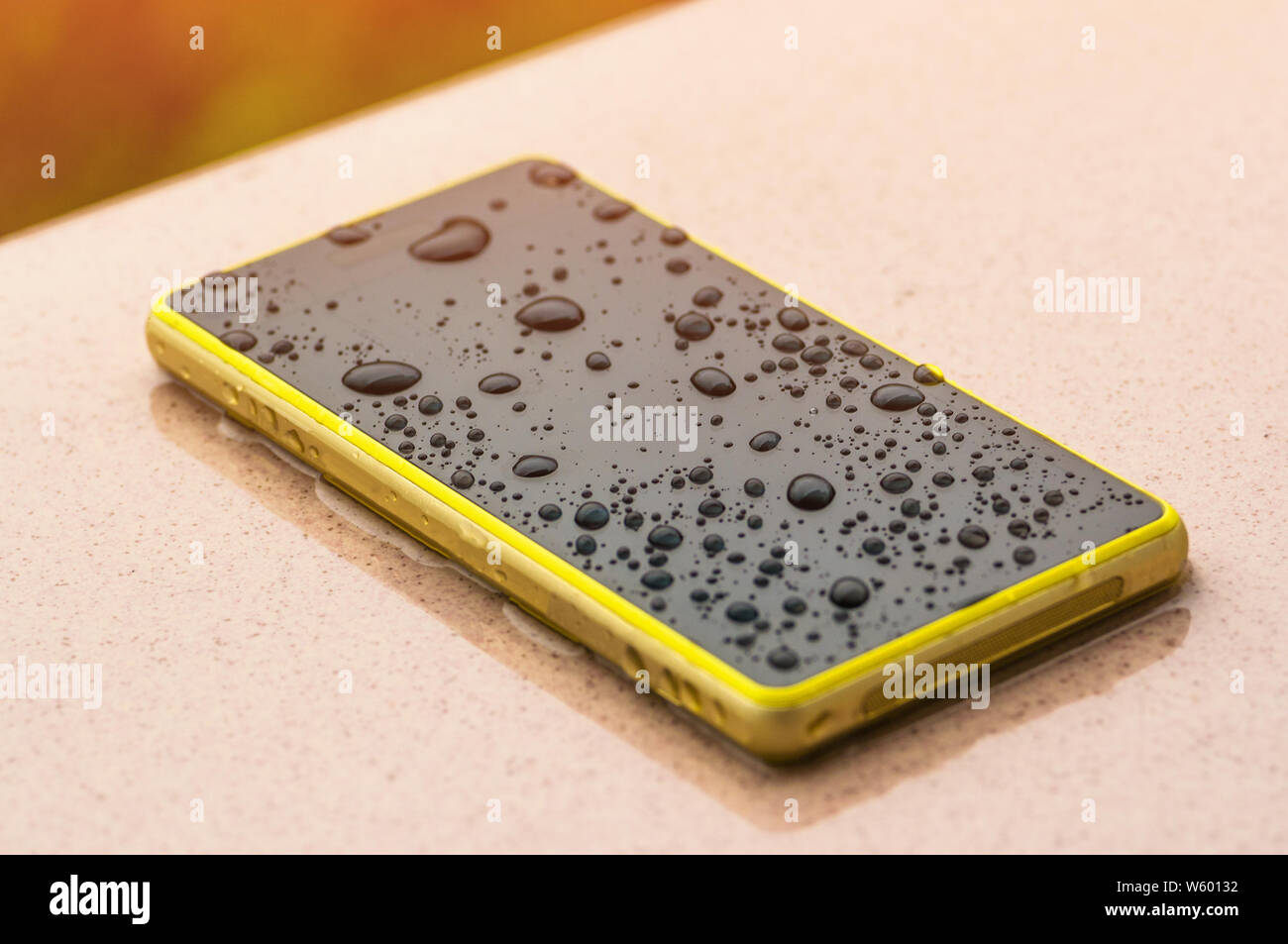 Lime mobile hi-res stock photography and images - Alamy