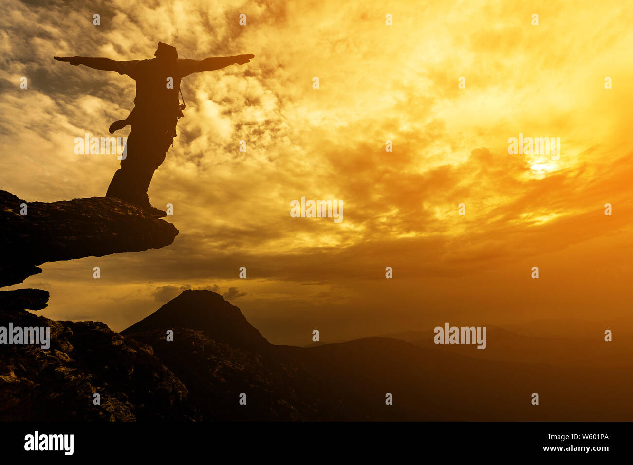 Man on the edge hi-res stock photography and images - Alamy