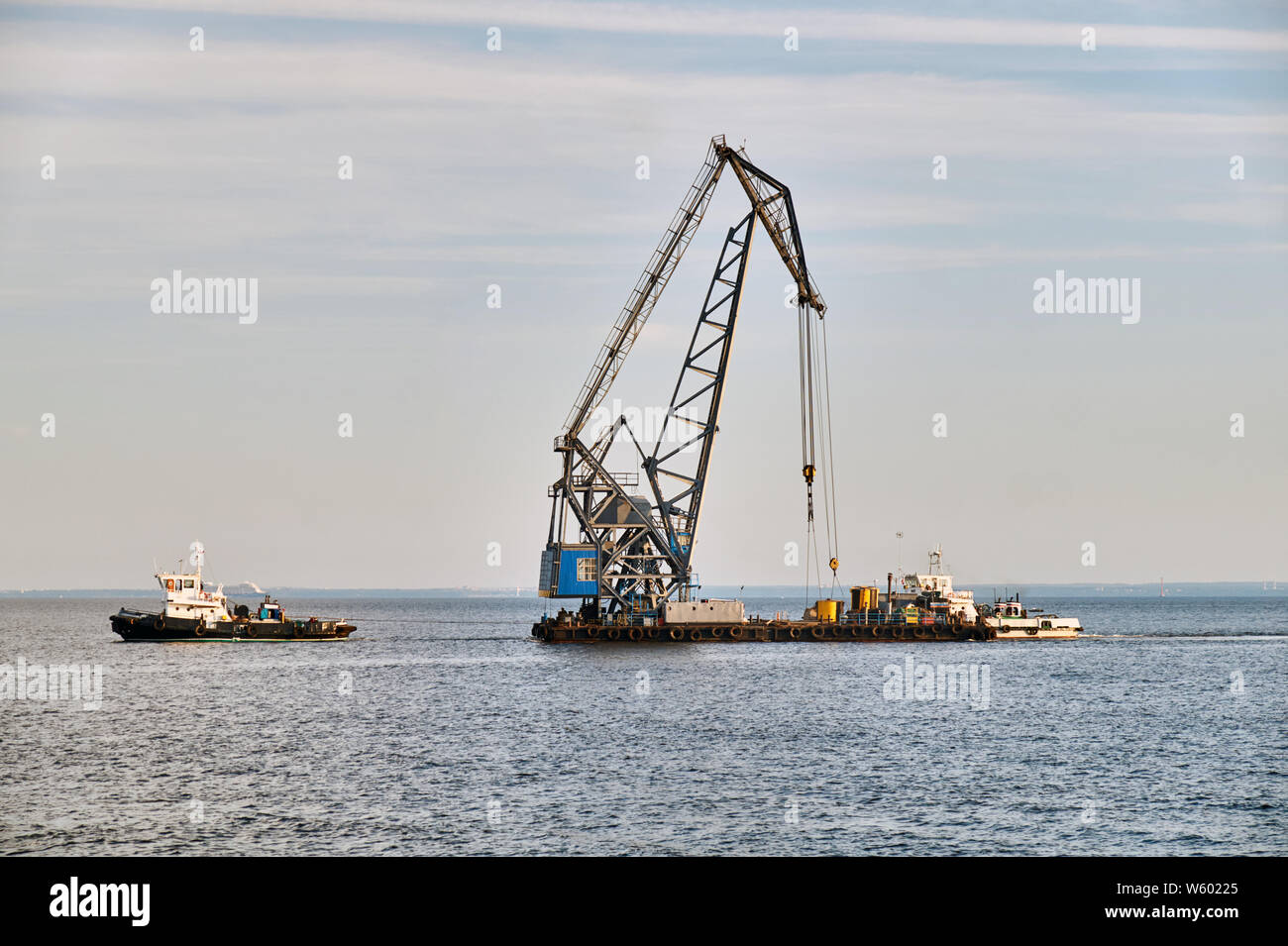 towed floating crane Stock Photo - Alamy
