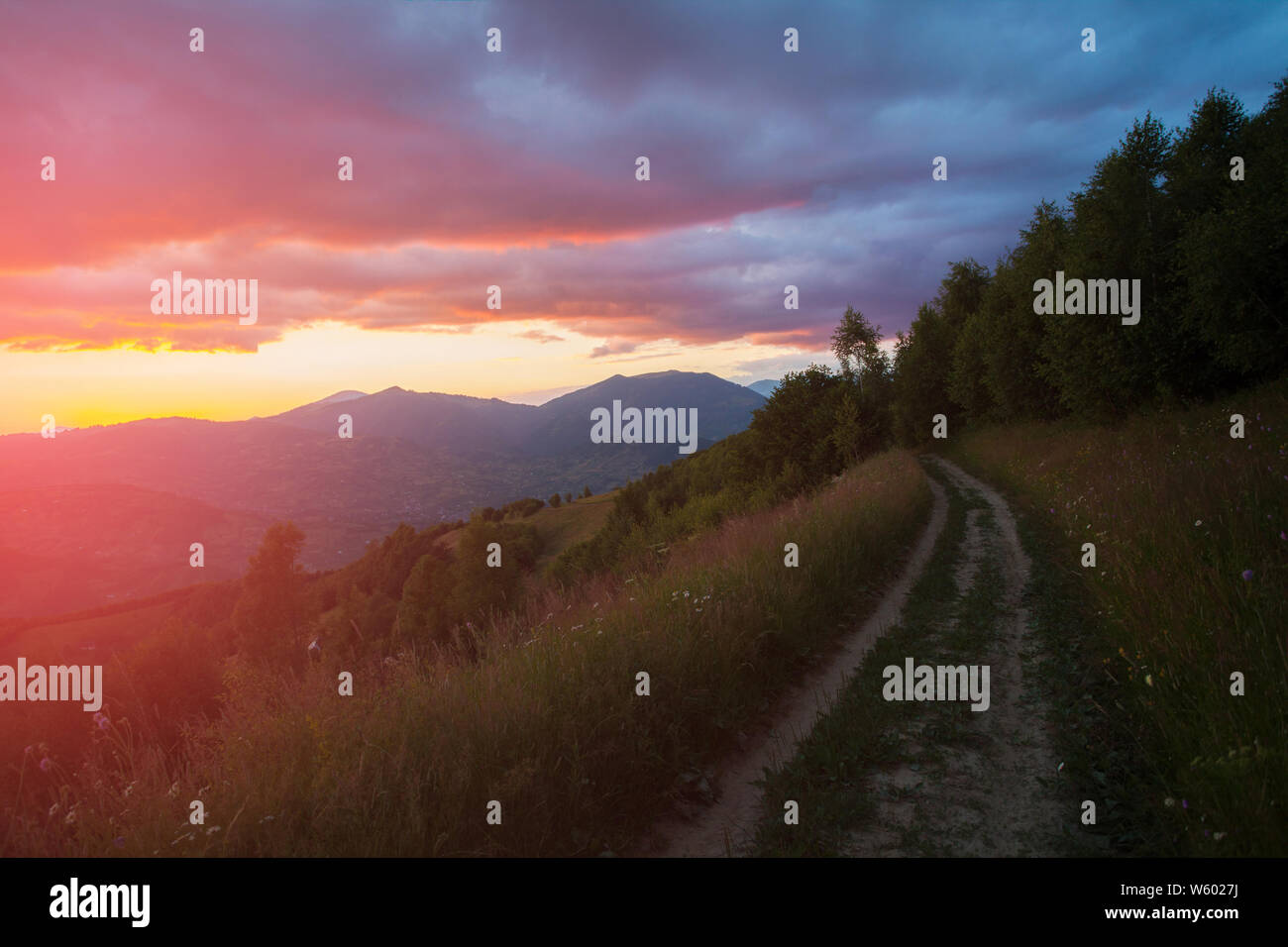 Sunlight fading hi-res stock photography and images - Alamy