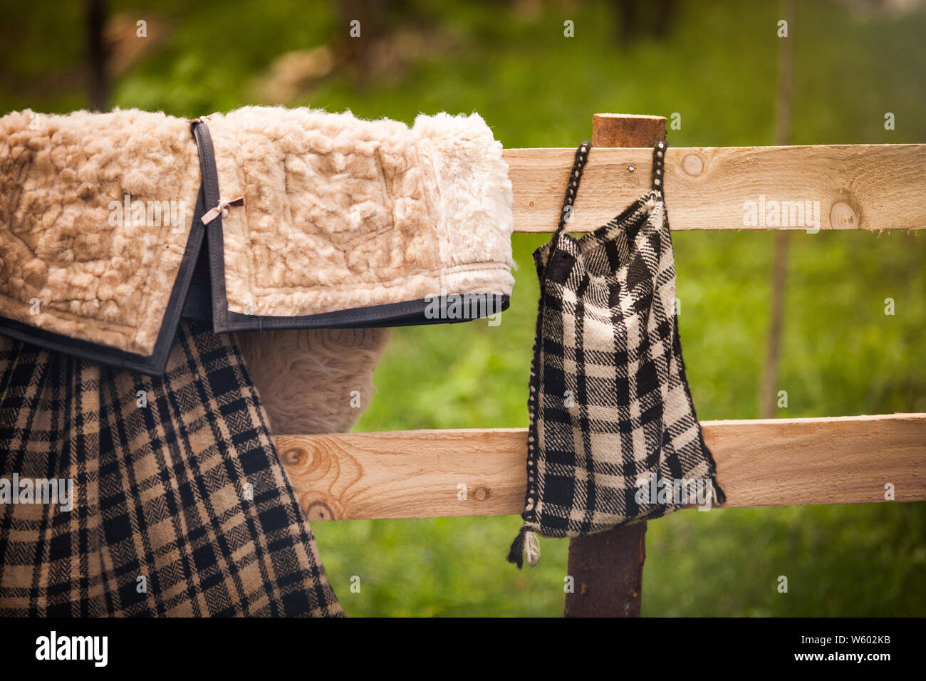 Handmade old Romanian traditional bag and jacket Stock Photo - Alamy