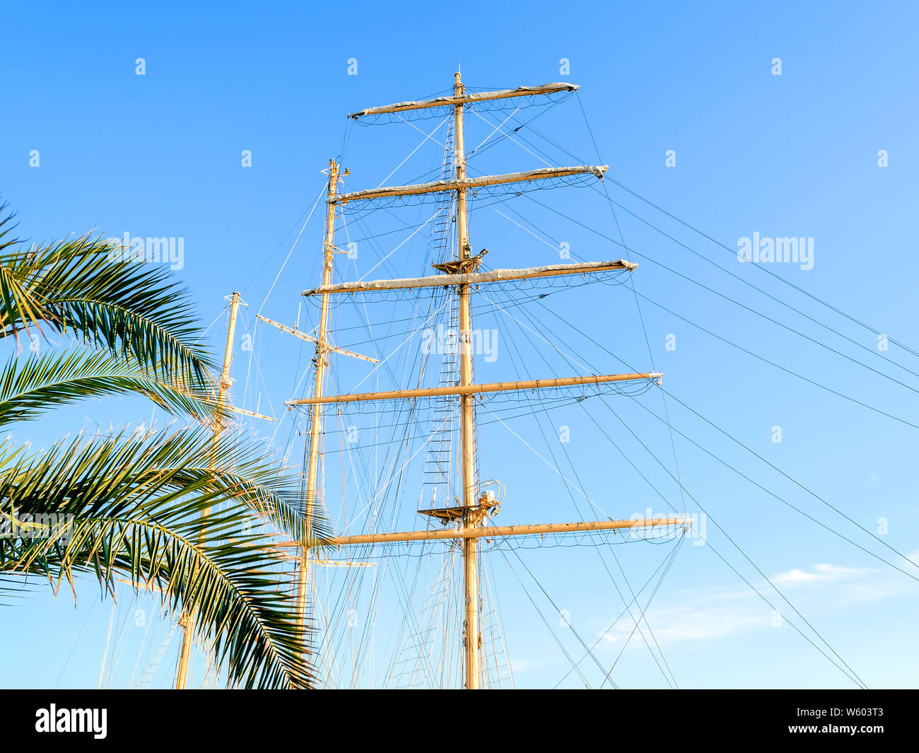 Bottom view of the mast, sail yards with the lowered sails and rigging ...