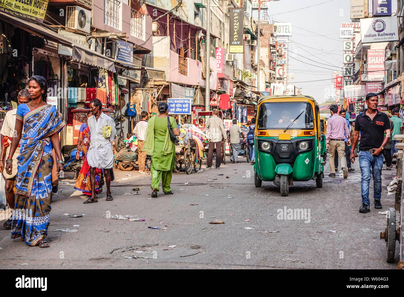 Delhi india main bazaar street hi-res stock photography and images - Alamy