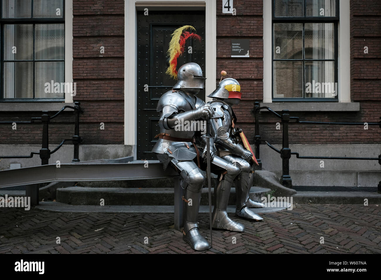 Seated knight hi-res stock photography and images - Alamy