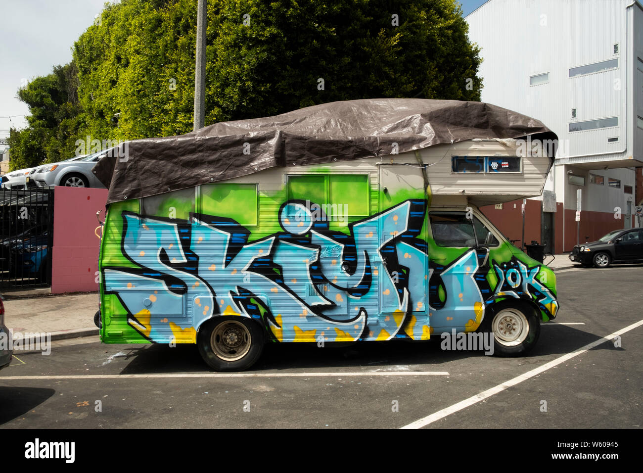Recreational Vehicle with graffiti, Venice Beach, Los Angeles ...