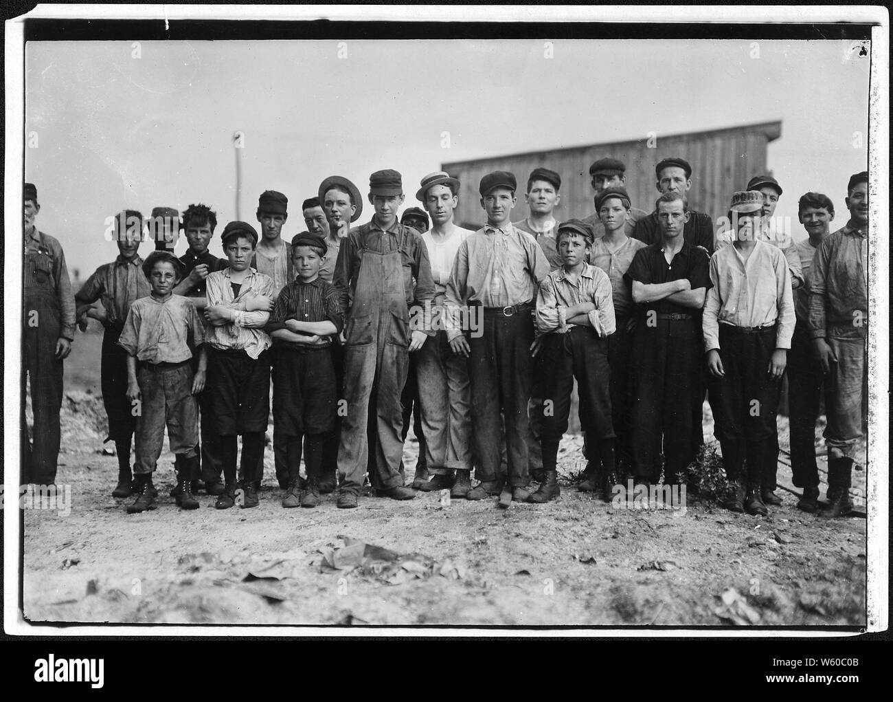 Night shift factory hi-res stock photography and images - Alamy