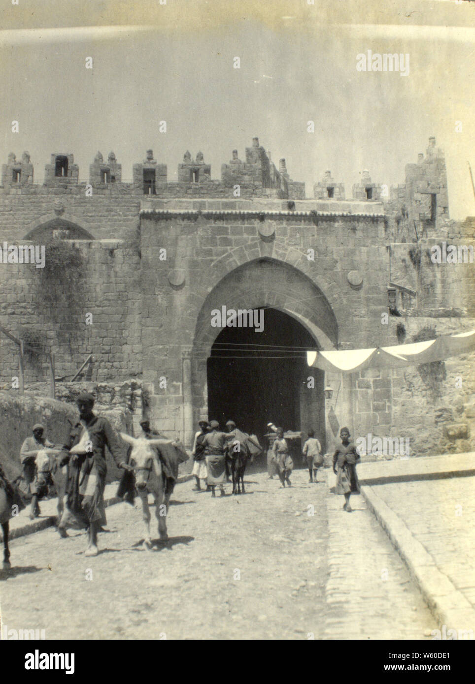 Jerusalem before his crucifixion hi-res stock photography and images ...