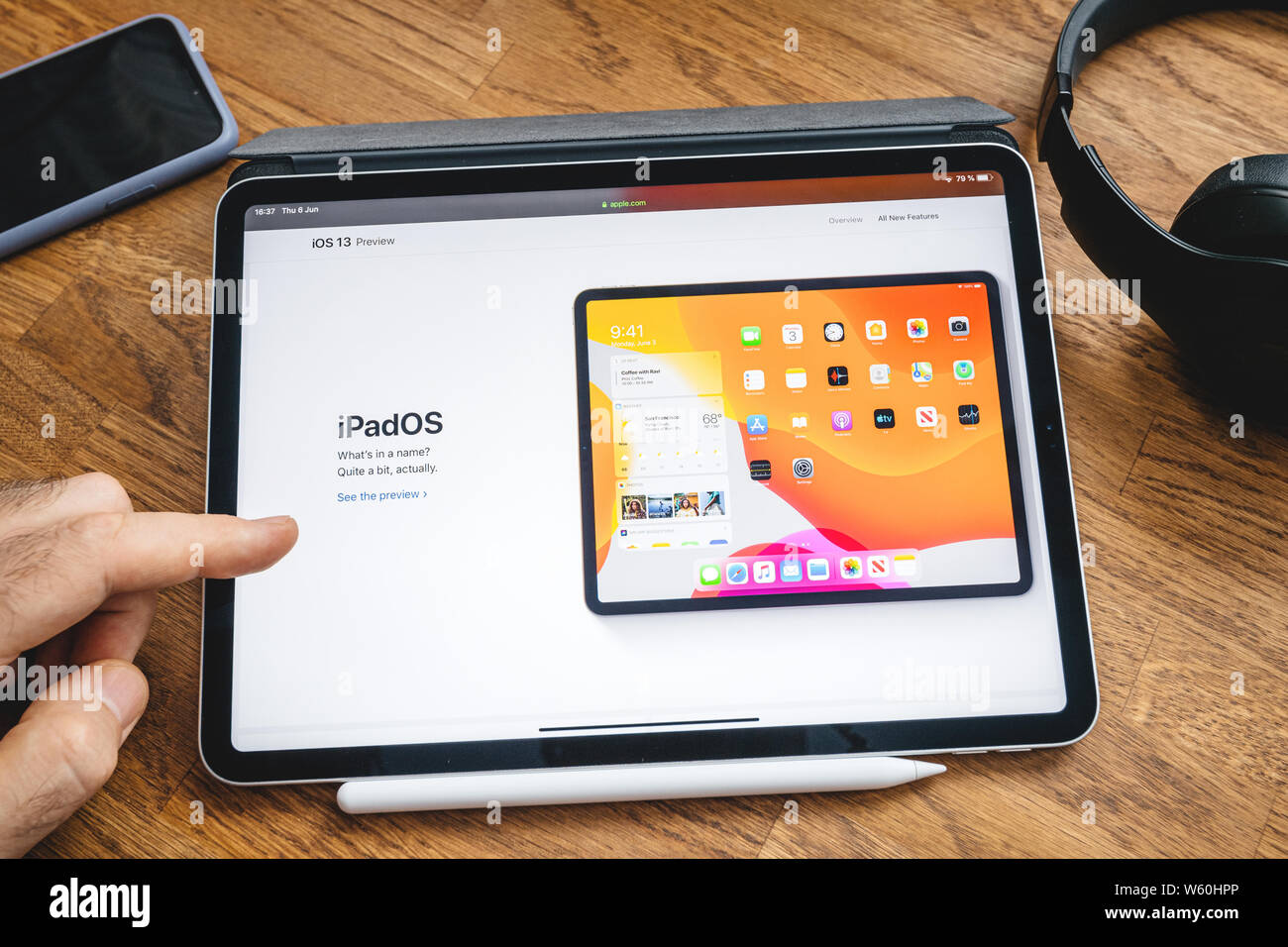 Ipados hi-res stock photography and images - Alamy