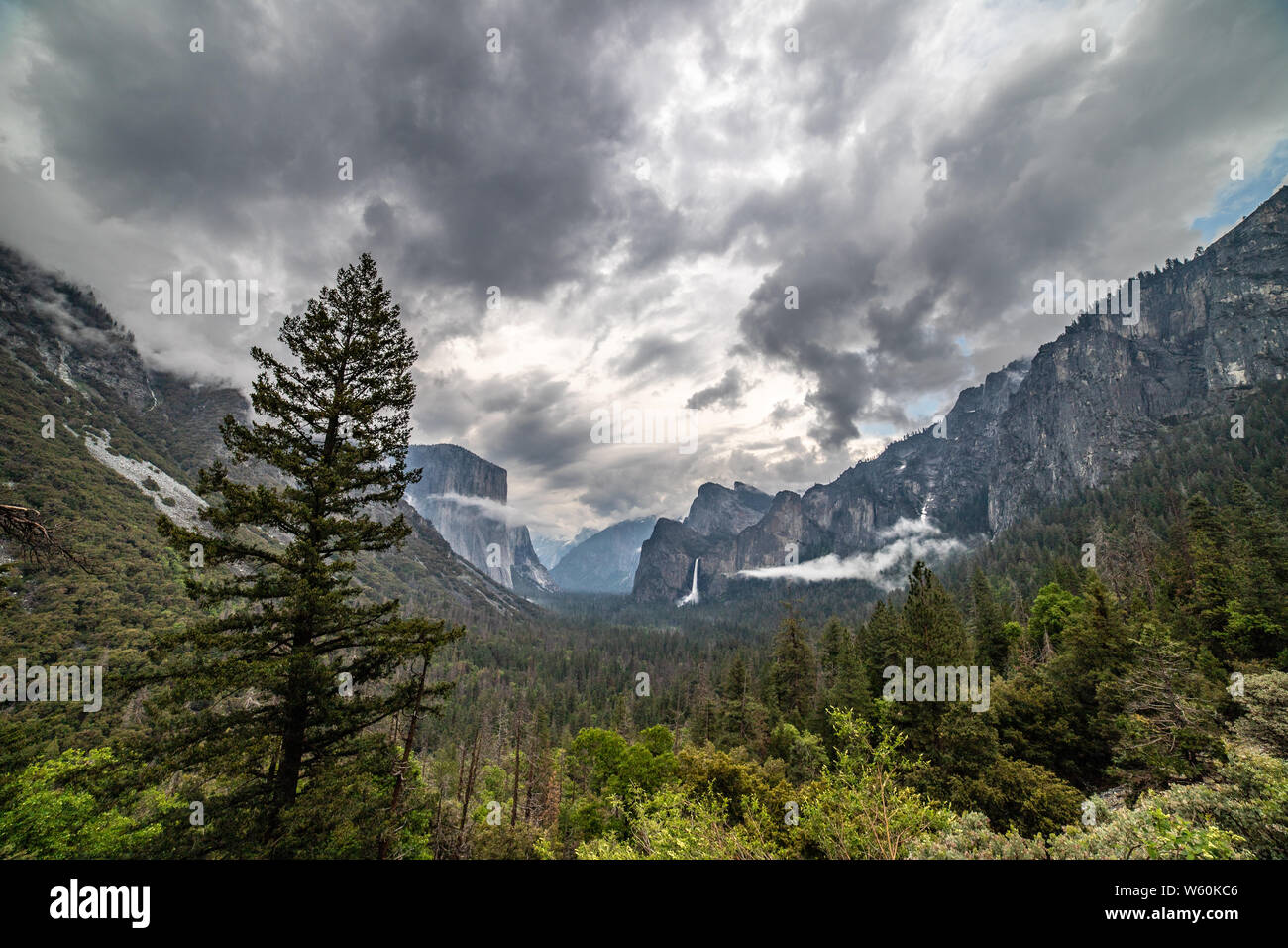 Angry cloud hi-res stock photography and images - Alamy