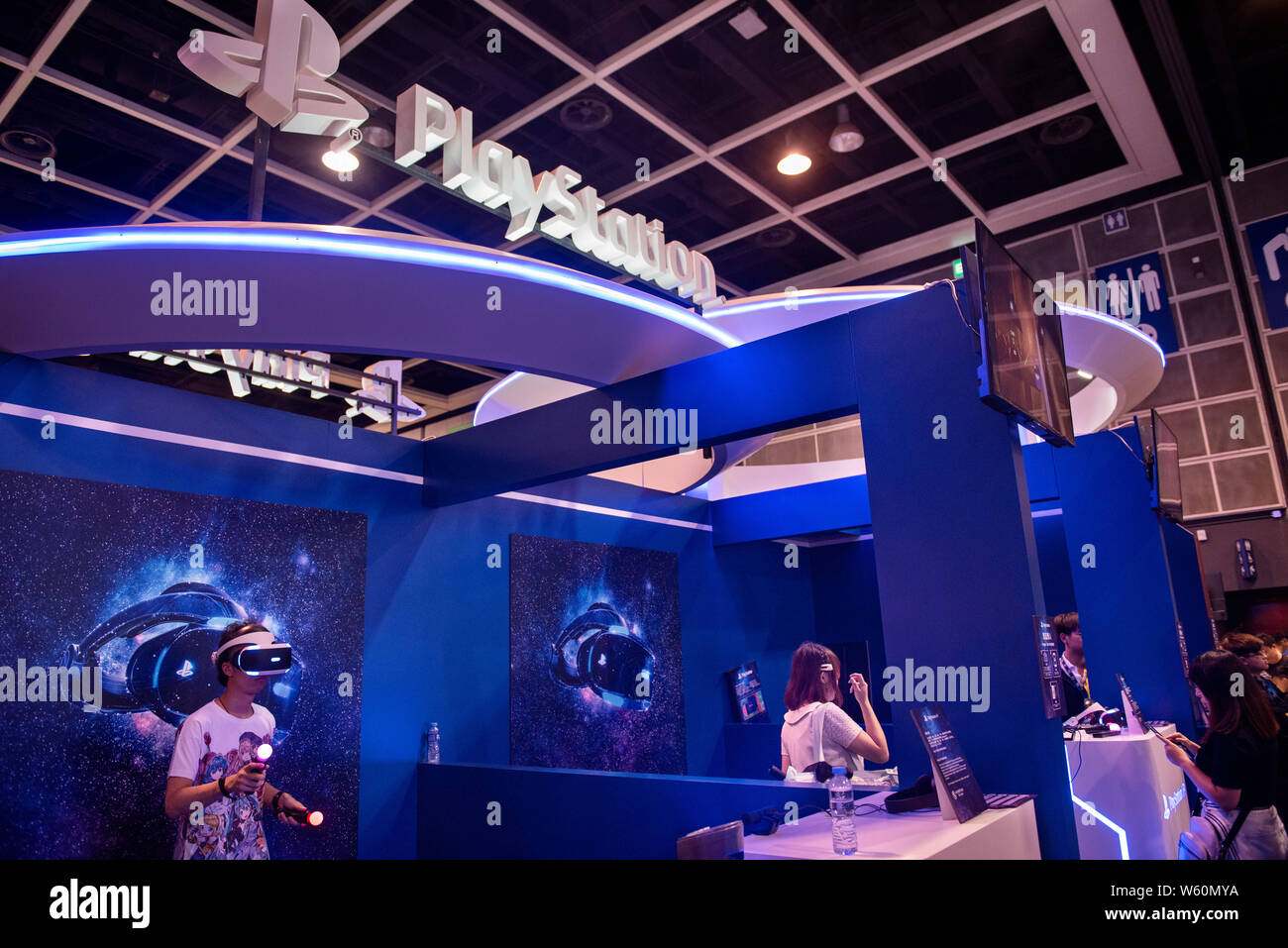 Sony playstation booth hi-res stock photography and images - Alamy