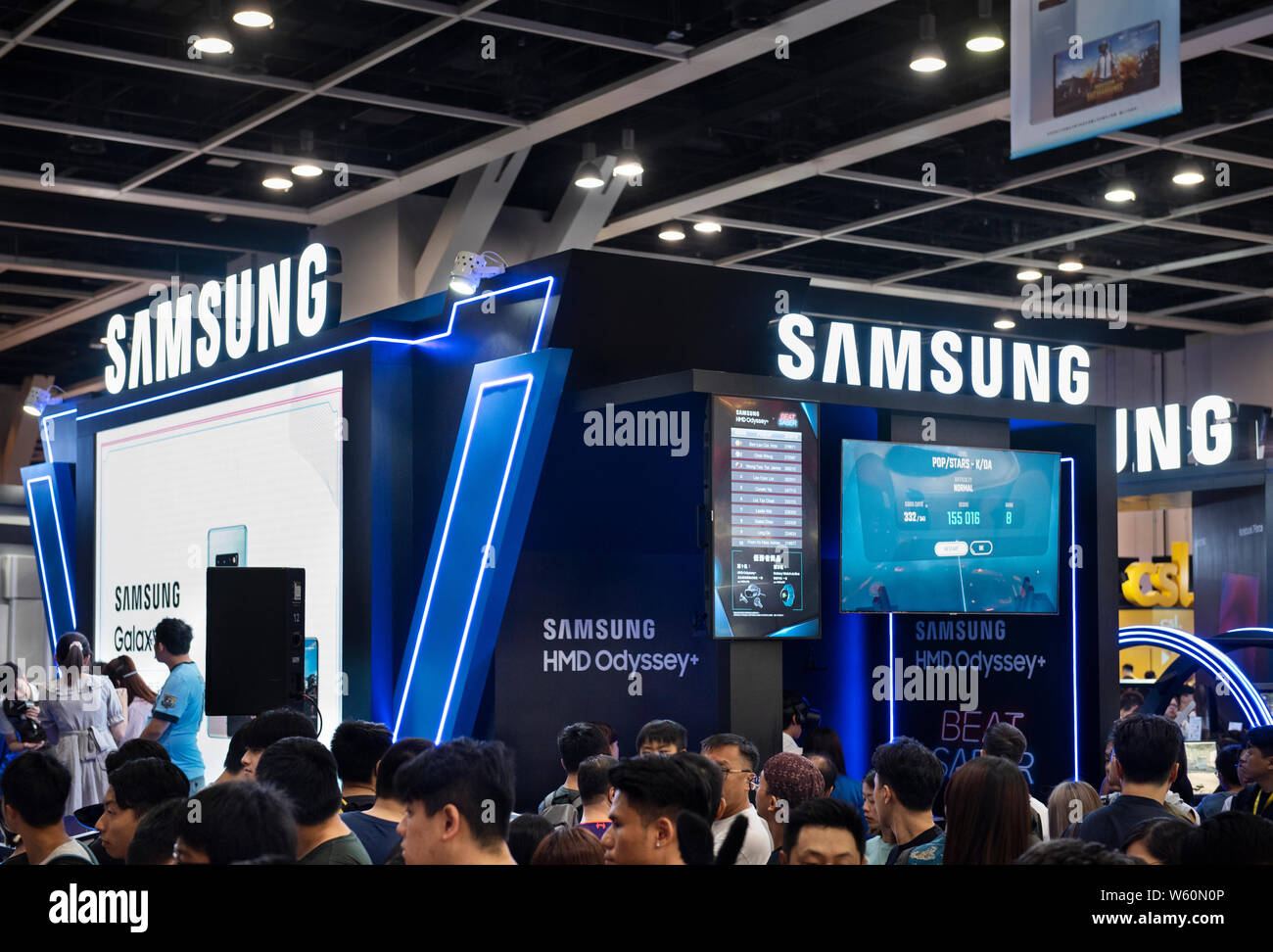 Samsung booth hi-res stock photography and images - Alamy