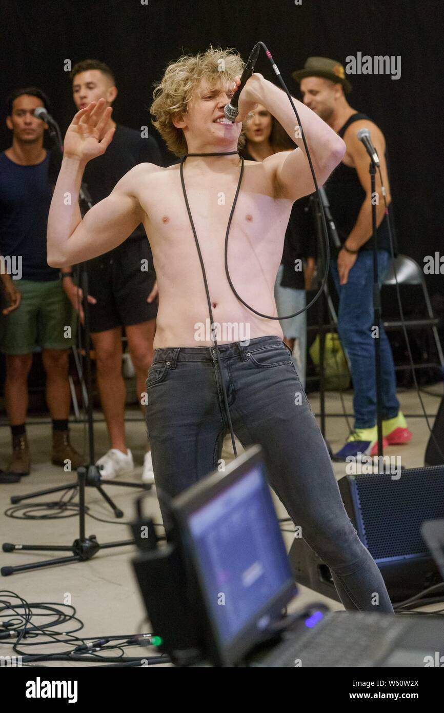 Andrew polec hi-res stock photography and images - Alamy