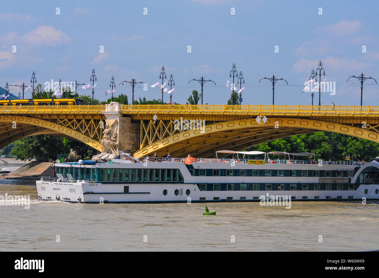 Margit bridge hi-res stock photography and images - Alamy