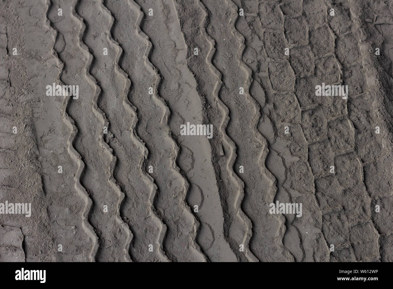 truck tire tread road pattern mud Stock Photo - Alamy