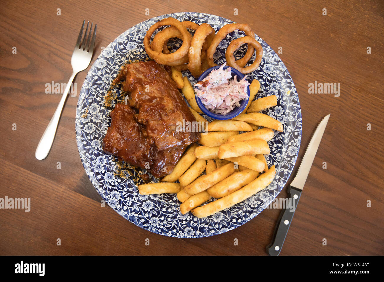 Bbq ribs and chips hi-res stock photography and images - Alamy