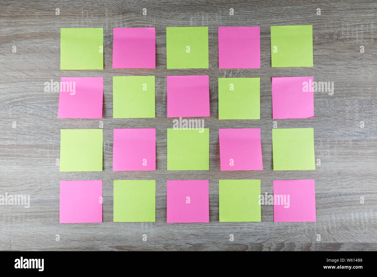 top view post it on wood desk Stock Photo - Alamy