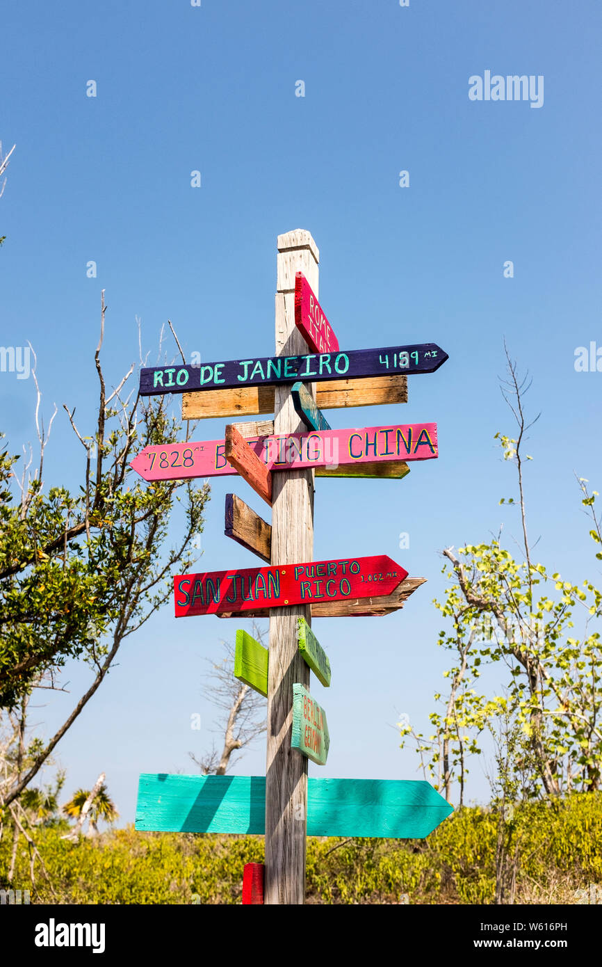 Directional sign pointing world cities hi-res stock photography and ...