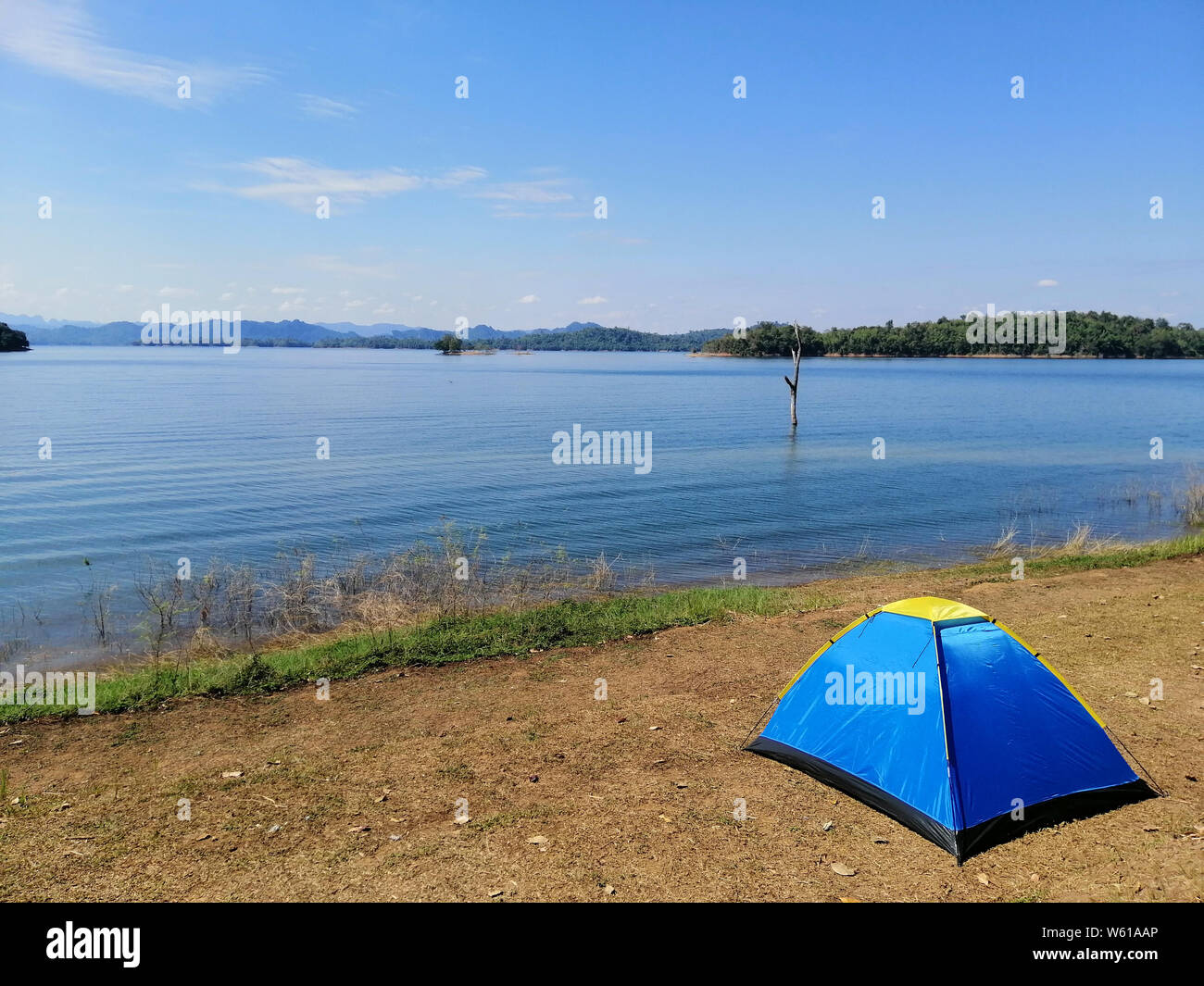 Vast lake view hi-res stock photography and images - Alamy