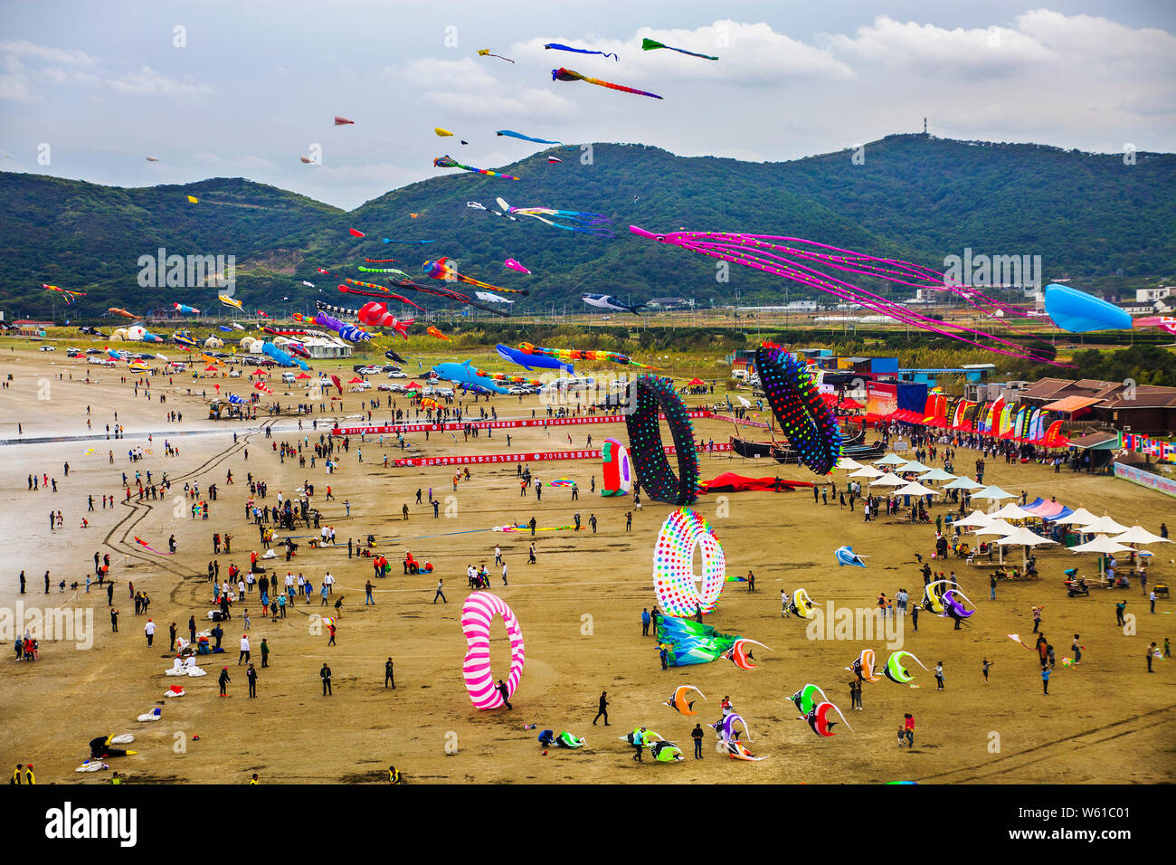 This picture shows the scene of a kite flying contest held at ...