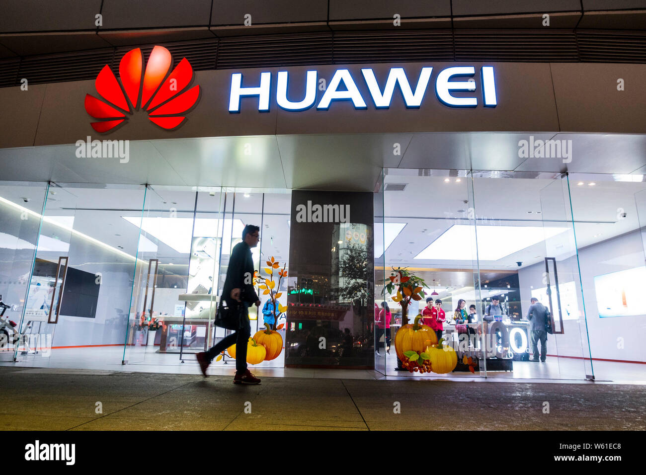 Phone manufacturing china hi-res stock photography and images - Alamy