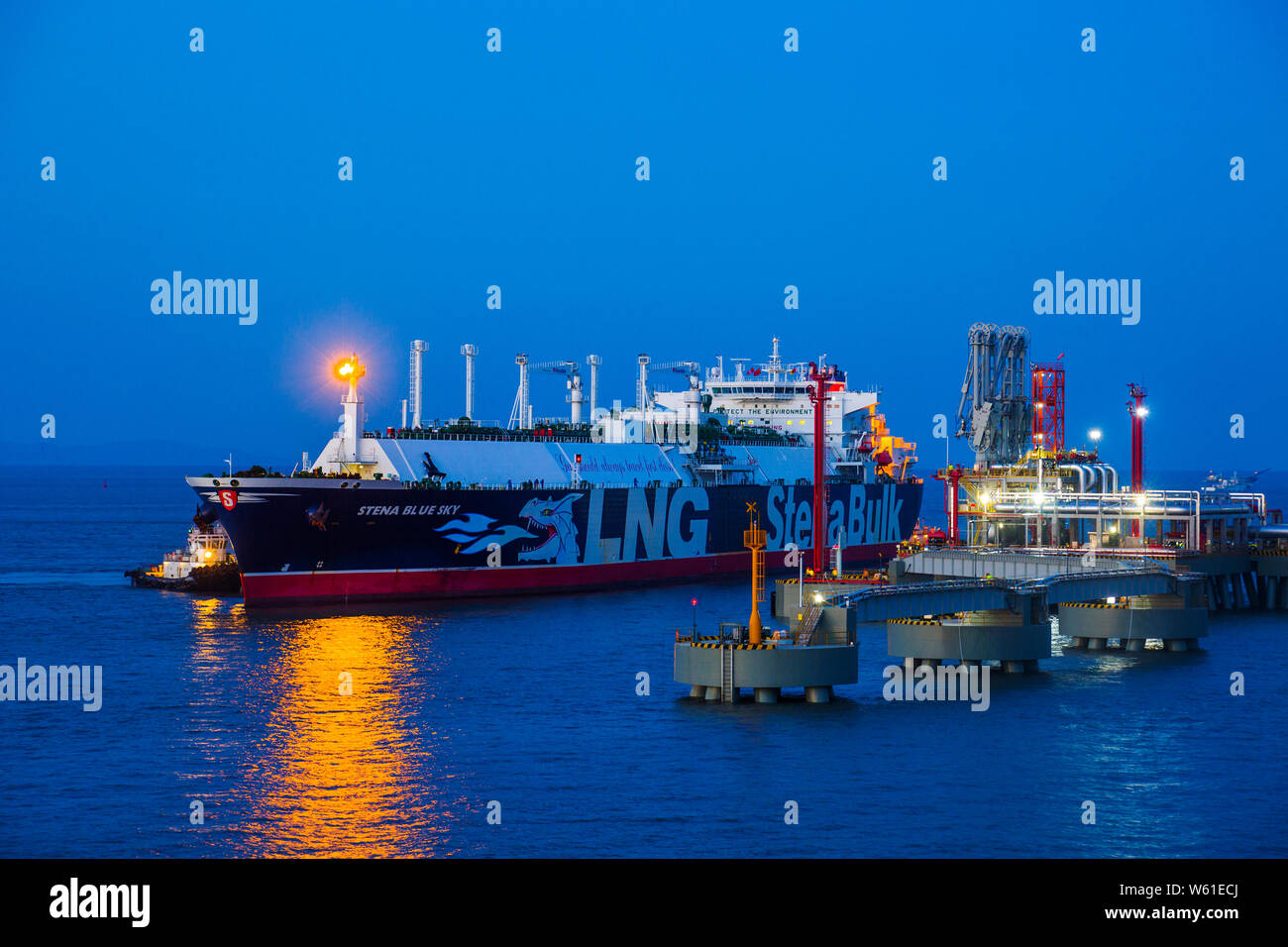 Stena blue sky gas tanker hi-res stock photography and images - Alamy