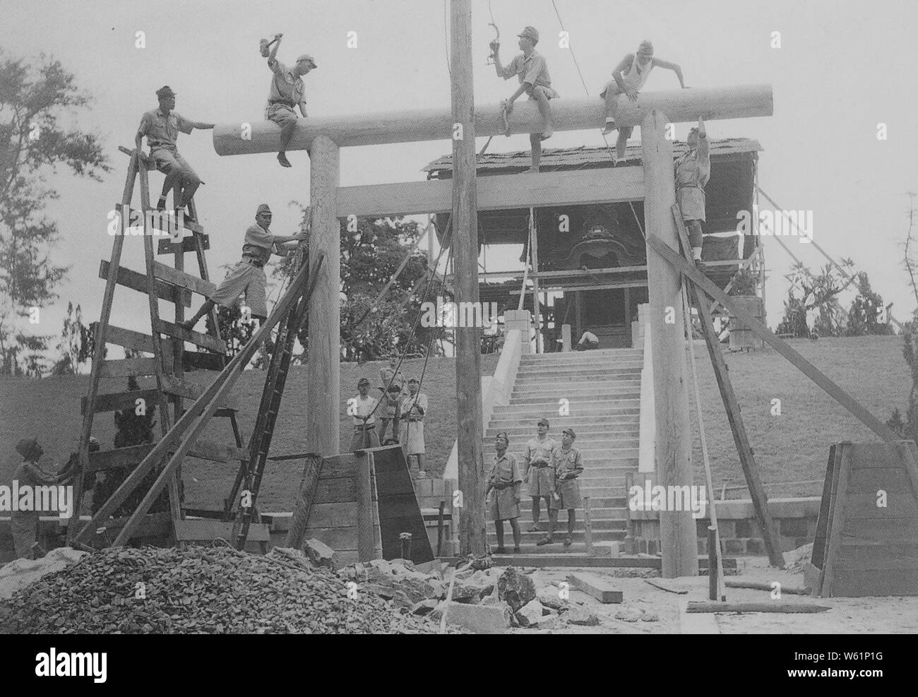 Japanese torii gate Black and White Stock Photos & Images - Alamy