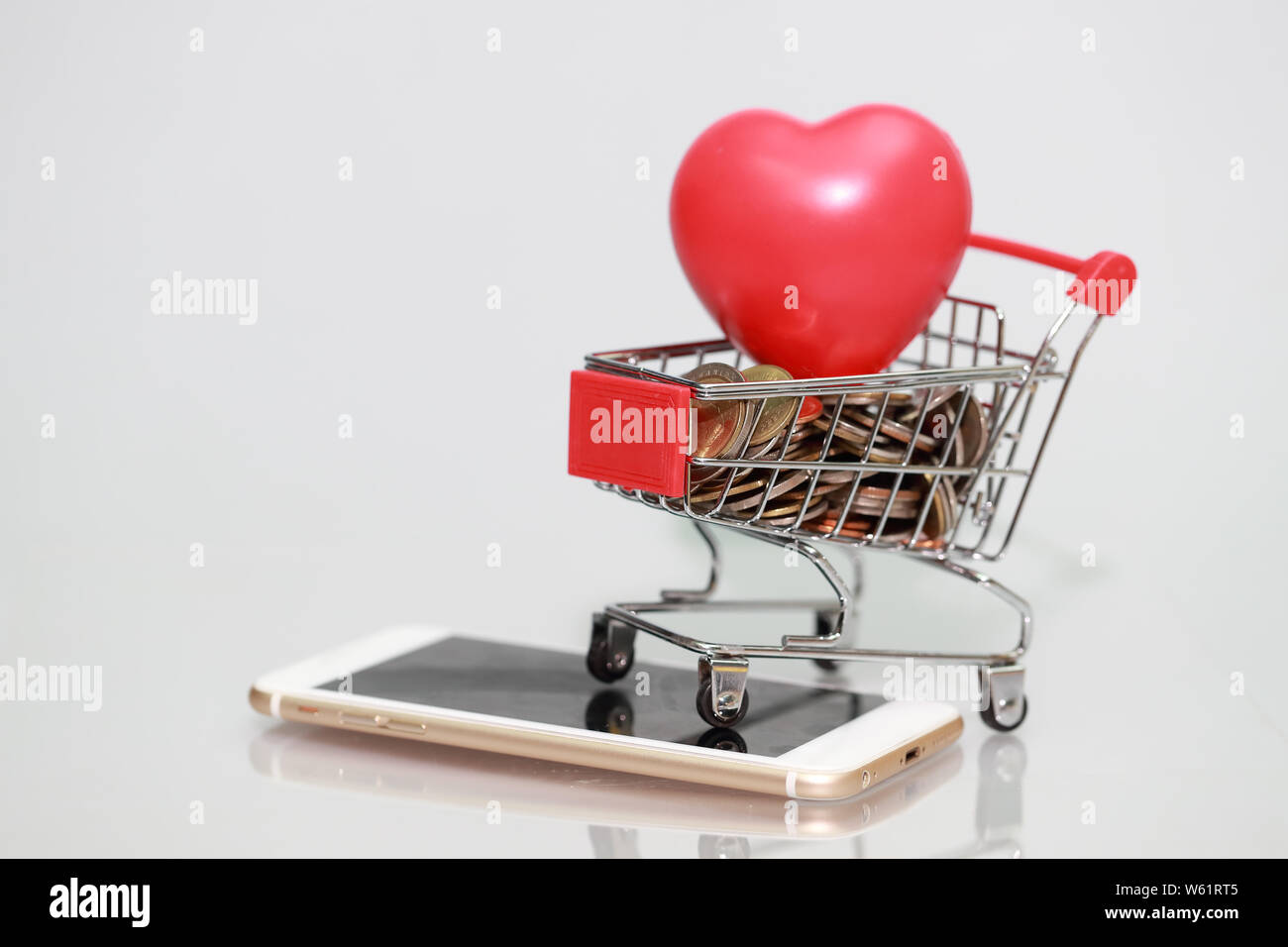 Smart trolley hi-res stock photography and images - Alamy