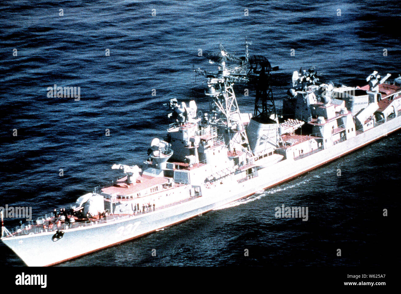 Soviet destroyer ship hi-res stock photography and images - Alamy