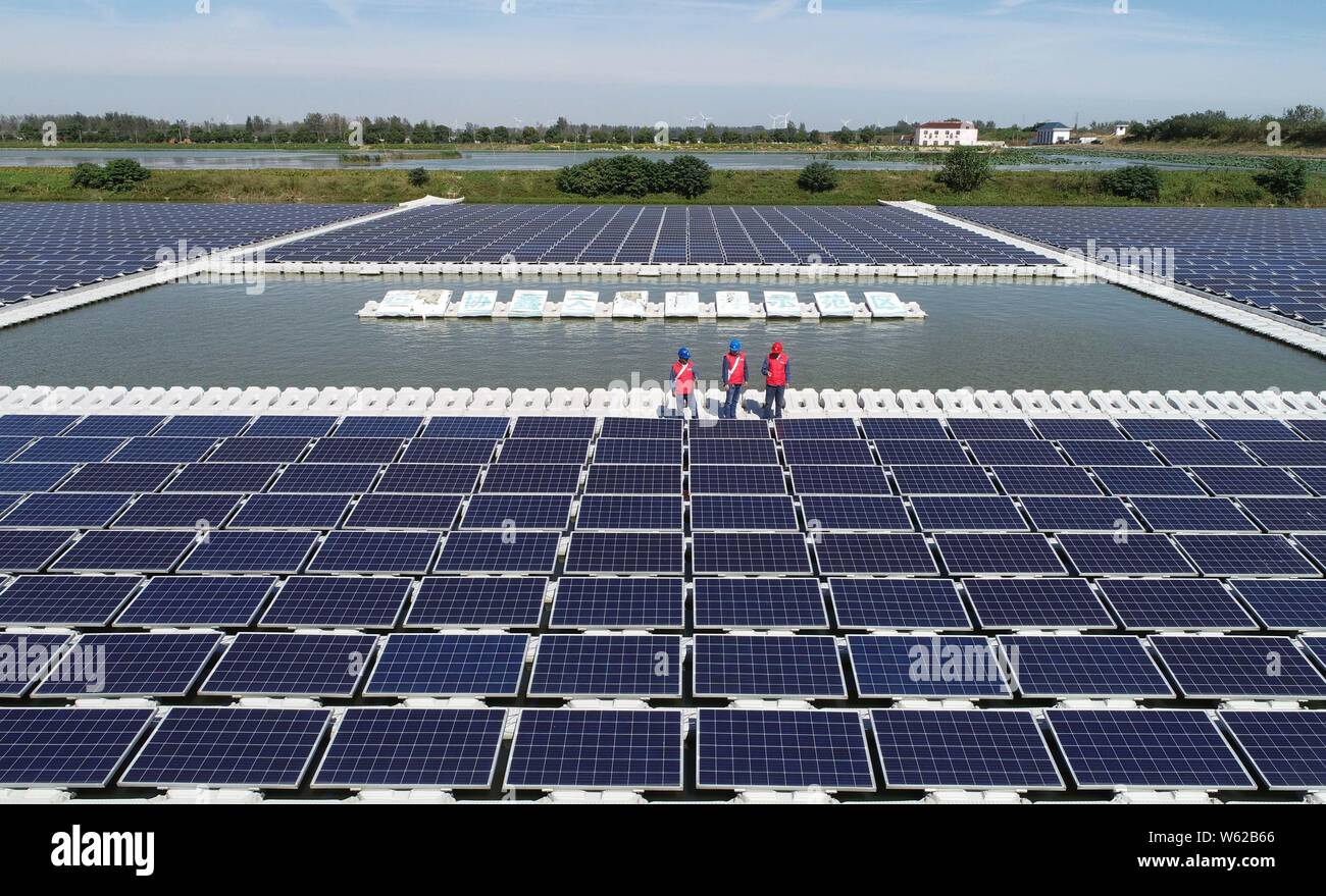 China floating solar farm hi-res stock photography and images - Alamy