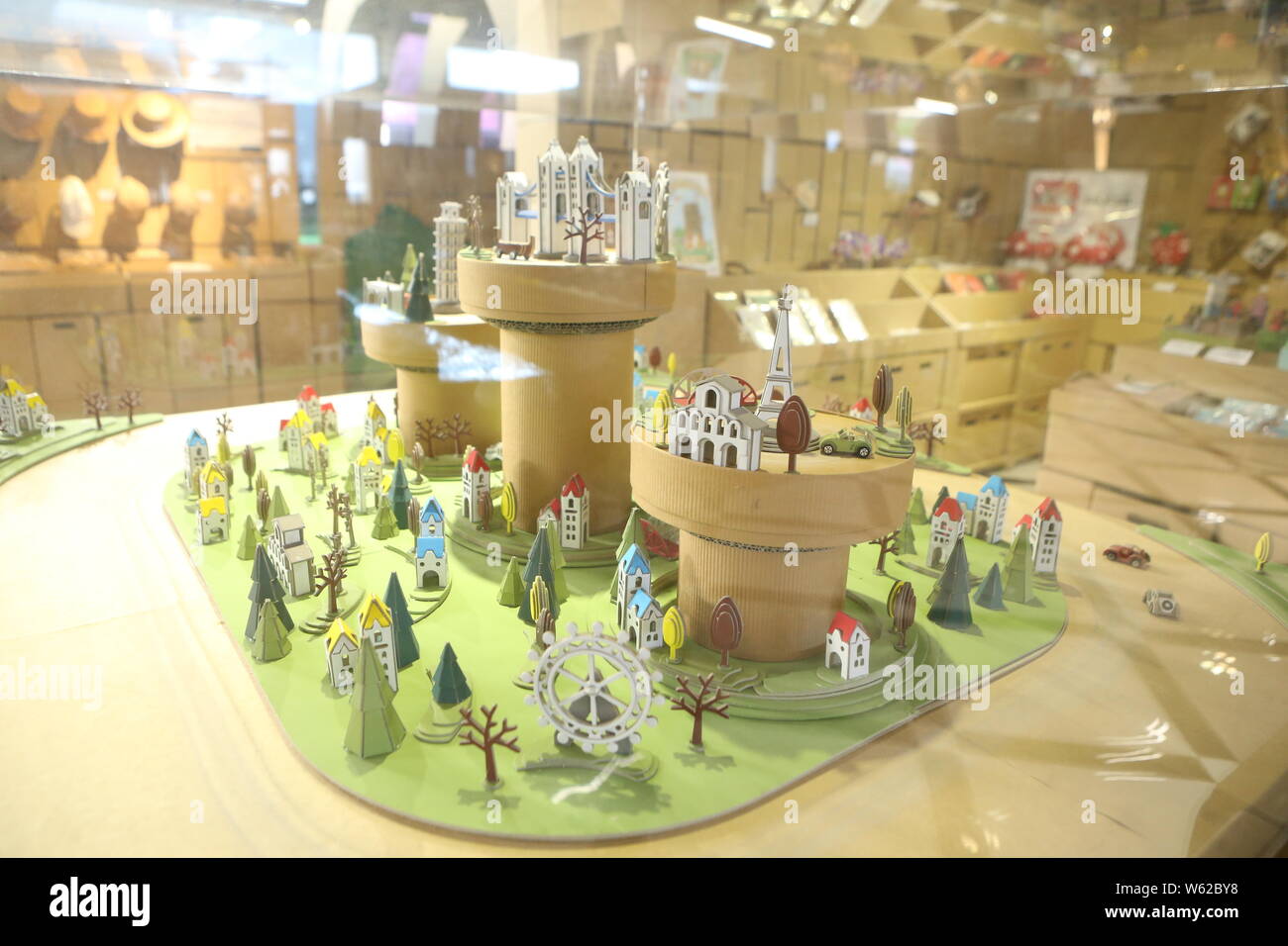 Carton king hi-res stock photography and images - Alamy