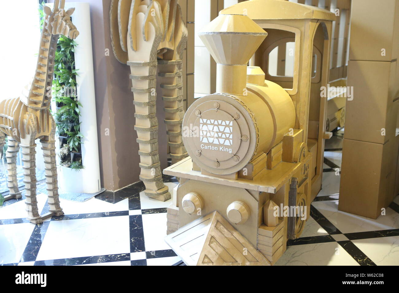 Carton king hi-res stock photography and images - Alamy