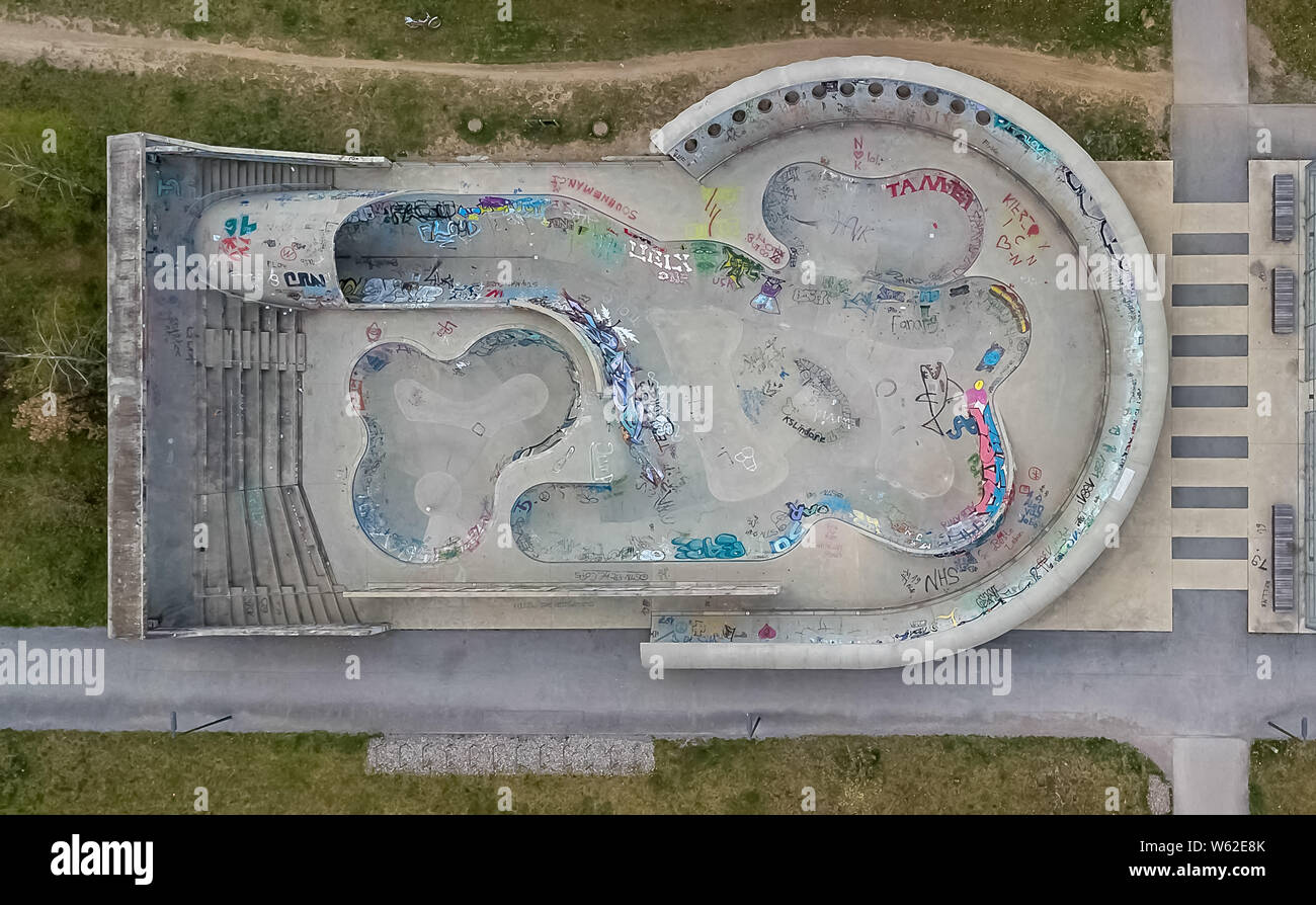 Skate park aerial hi-res stock photography and images - Alamy